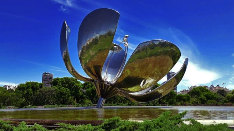 Floralis Genérica de Buenos Aires | Burrita de viaje